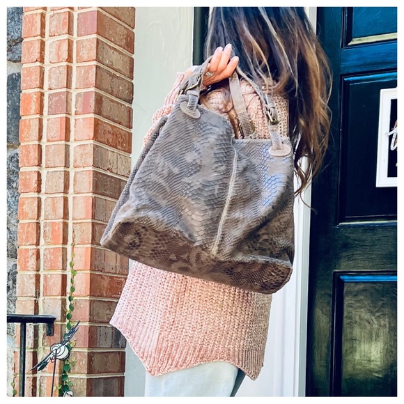 ShopEvelynne | Bags | Designer Made In Italy Fabulous Chic Alligator ...